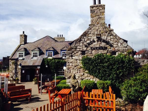 Rhos Fynach Tavern, Rhos-on-Sea - CAMRA - The Campaign for Real Ale