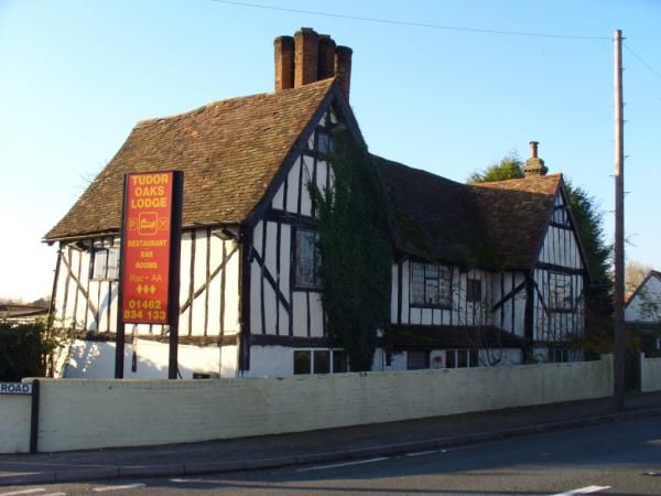 Tudor Oaks Lodge, Astwick - CAMRA - The Campaign for Real Ale
