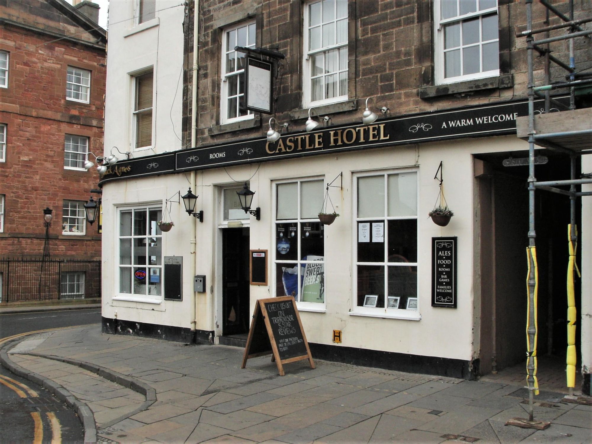 Castle Hotel & Black Agnes Restaurant, Dunbar - CAMRA - The Campaign ...