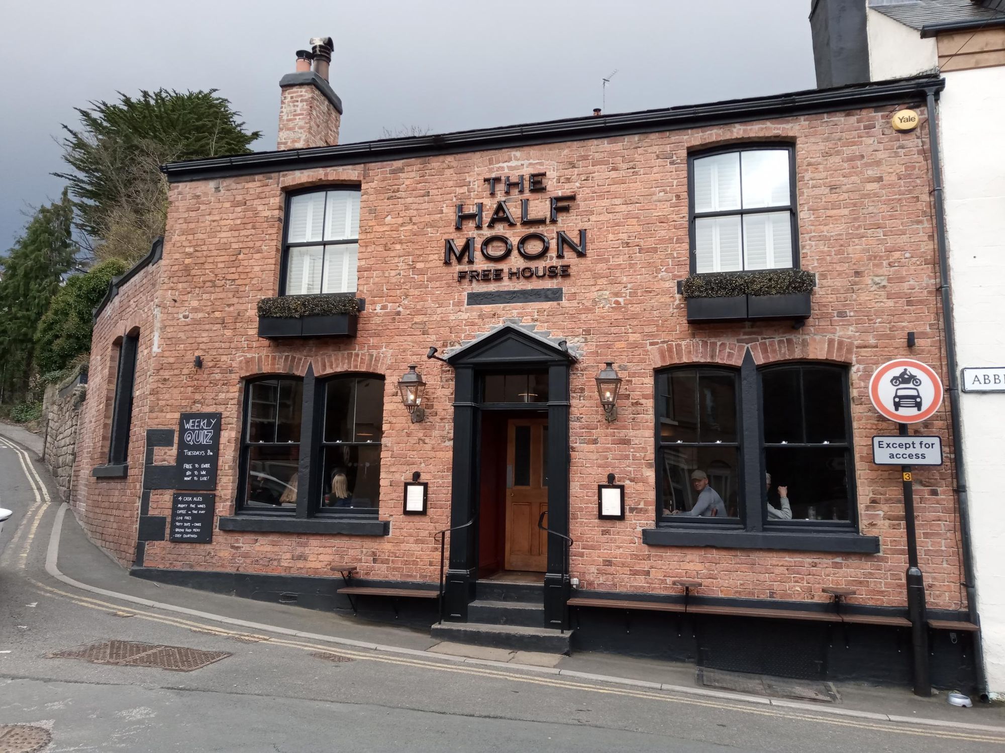 Half Moon, Knaresborough - CAMRA - The Campaign for Real Ale