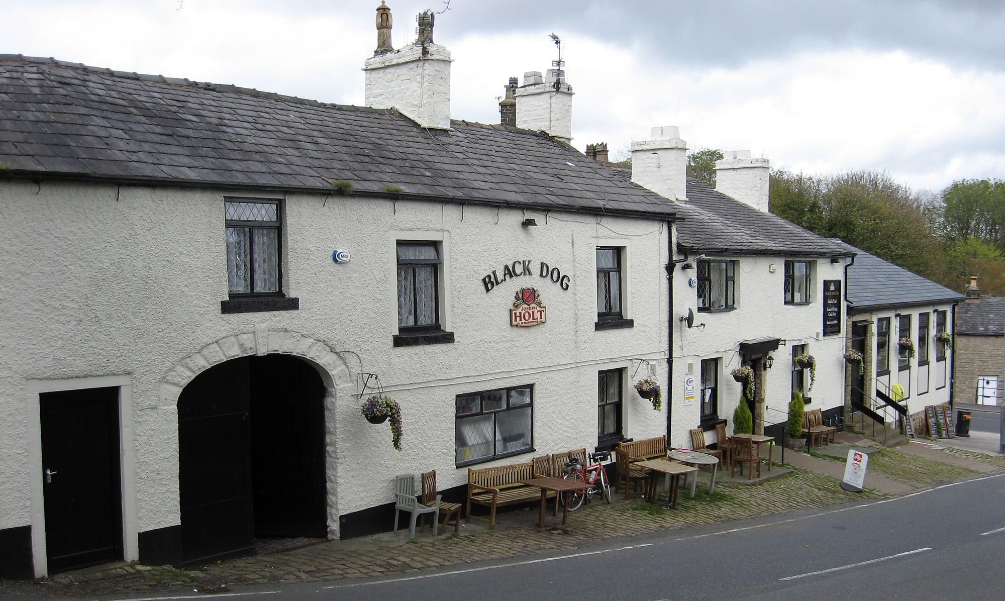 Black Dog Inn, Belmont - CAMRA - The Campaign for Real Ale