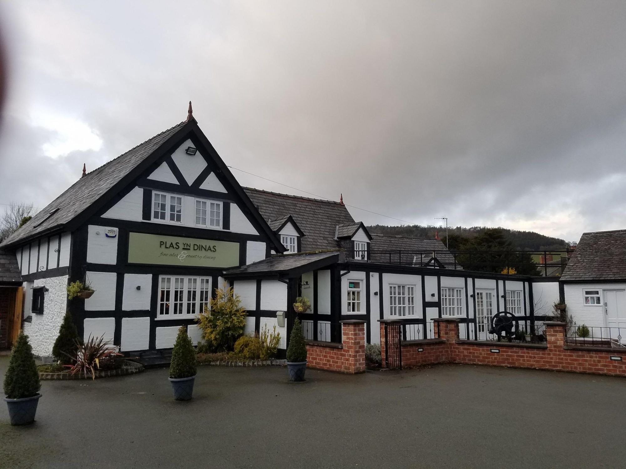 Plas-yn-Dinas Inn, Llanfechain - CAMRA - The Campaign for Real Ale