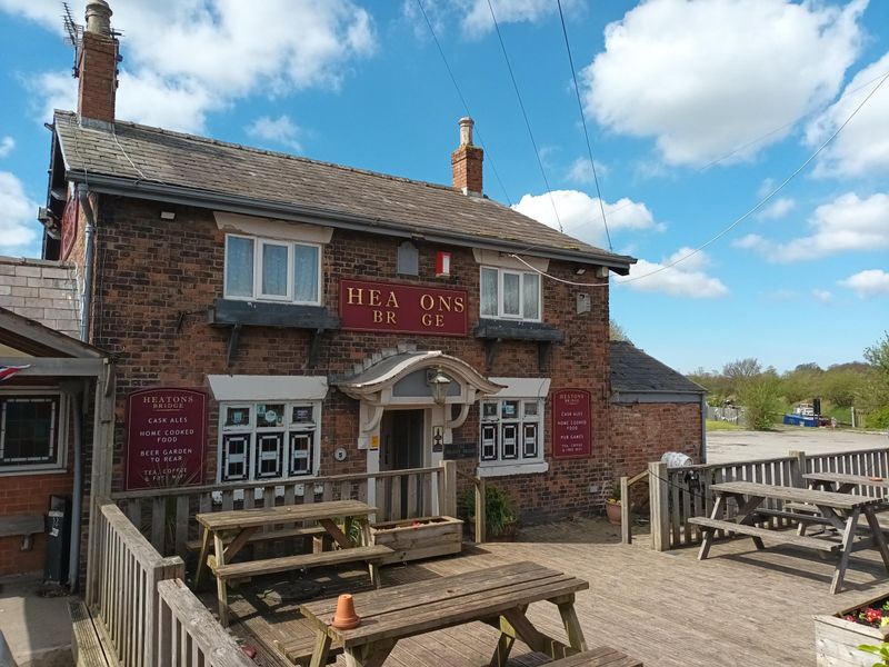 Heatons Bridge Inn - Good Beer Guide App