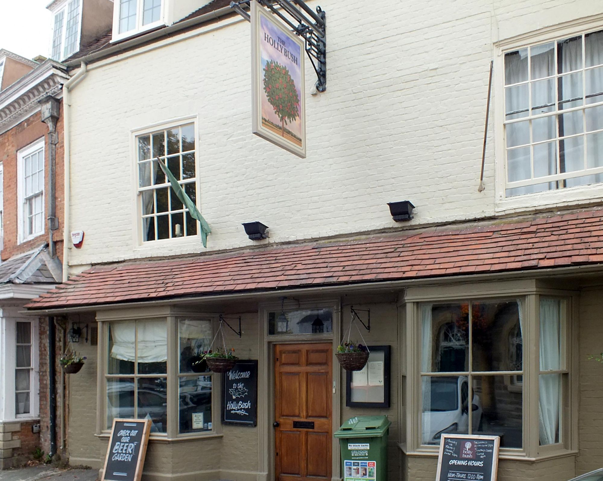 Holly Bush Inn, Alcester - CAMRA - The Campaign for Real Ale