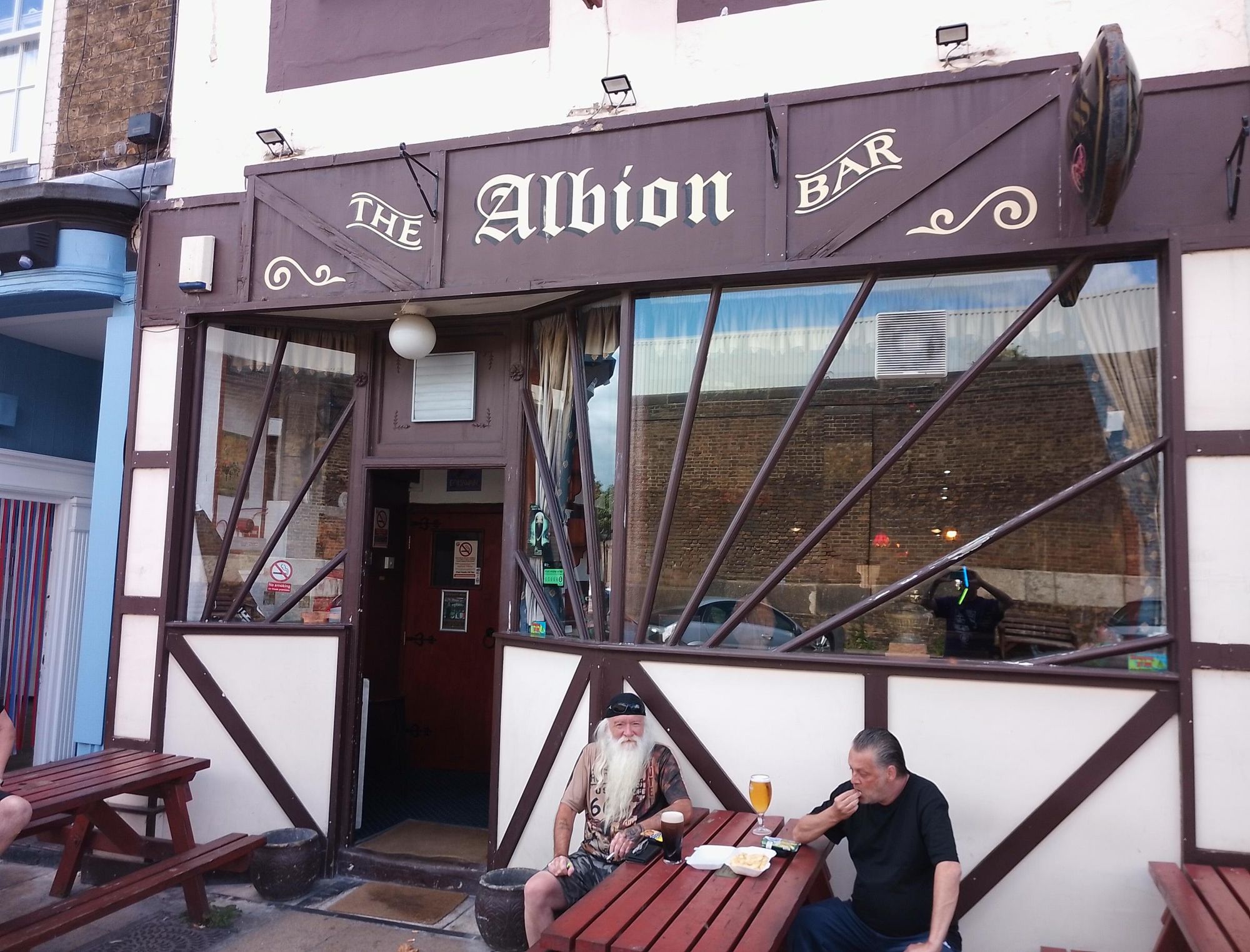 Albion Bar, Sheerness - CAMRA - The Campaign for Real Ale