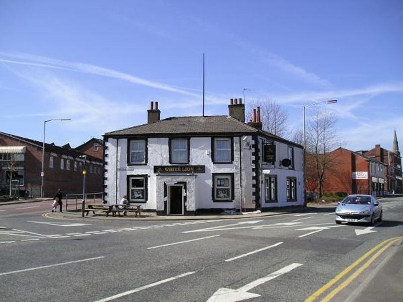 White Lion, Heywood - CAMRA - The Campaign for Real Ale