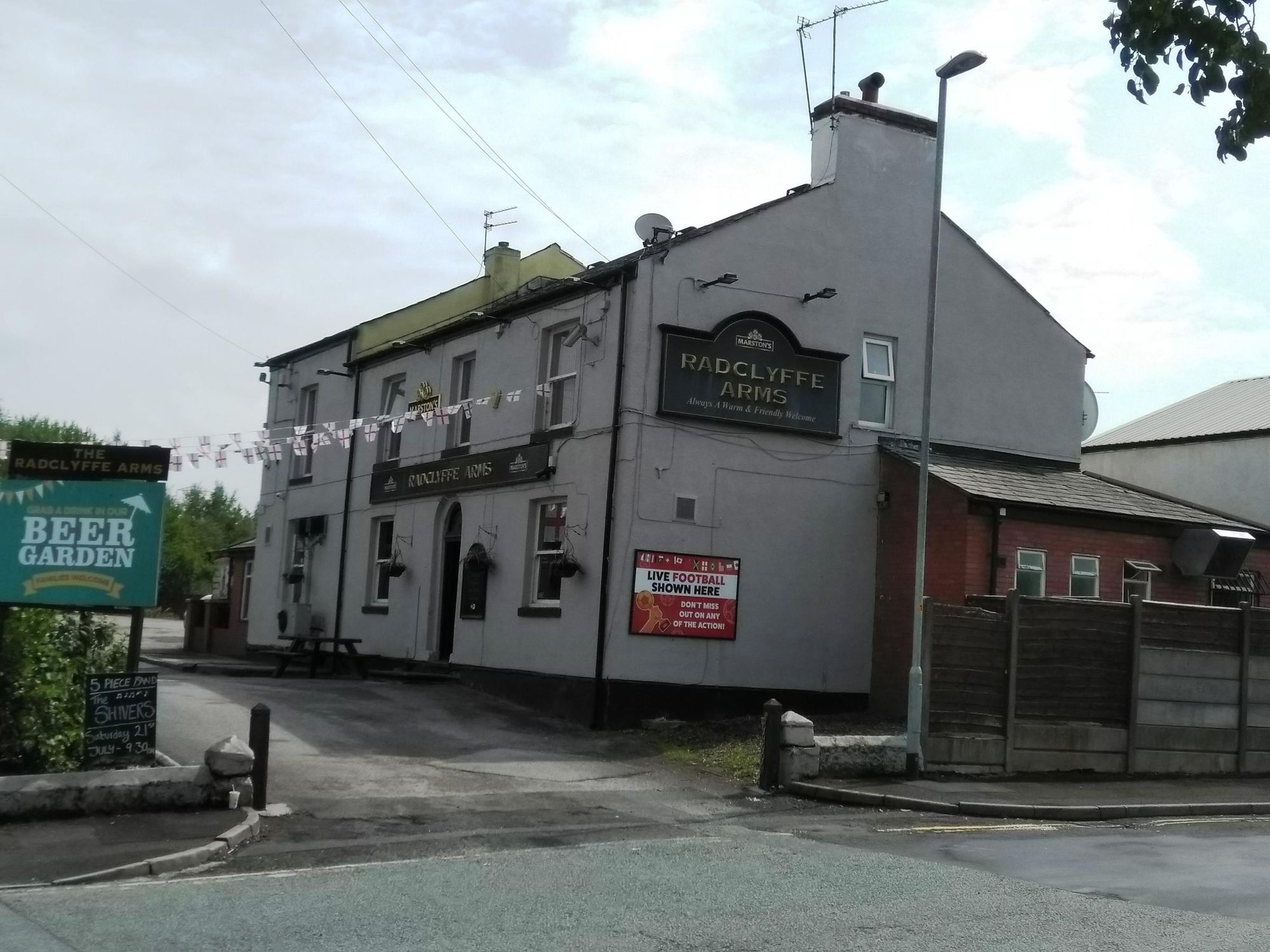 Radclyffe Arms, Middleton Junction - CAMRA - The Campaign for Real Ale