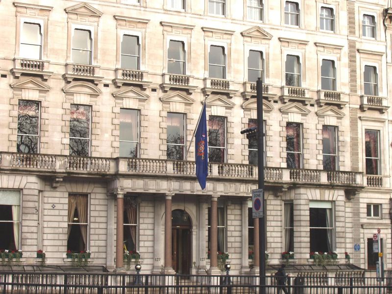 Cavalry & Guards Club, London - CAMRA - The Campaign for Real Ale