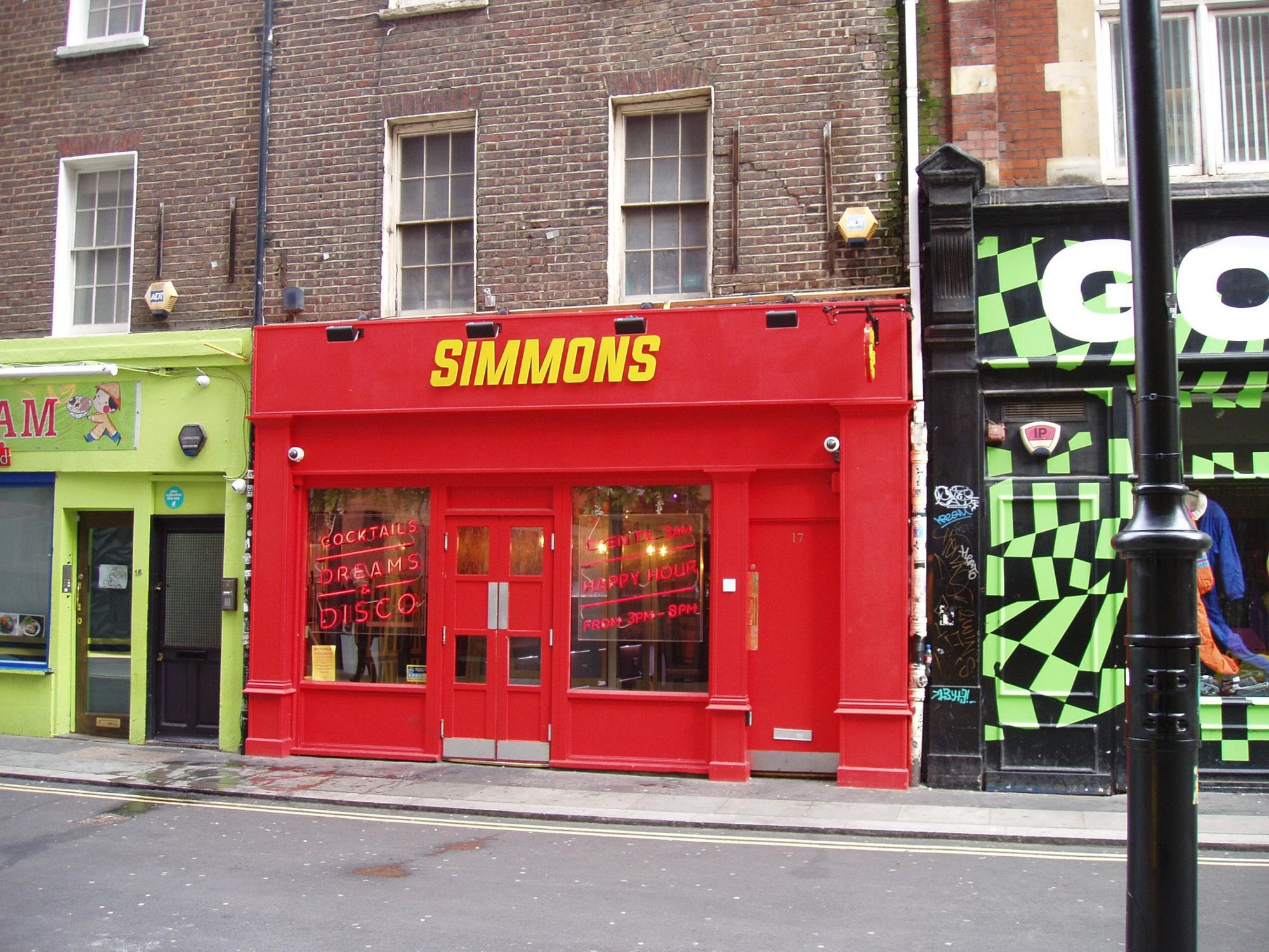 Simmons Tottenham Court Road, London - CAMRA - The Campaign for Real Ale