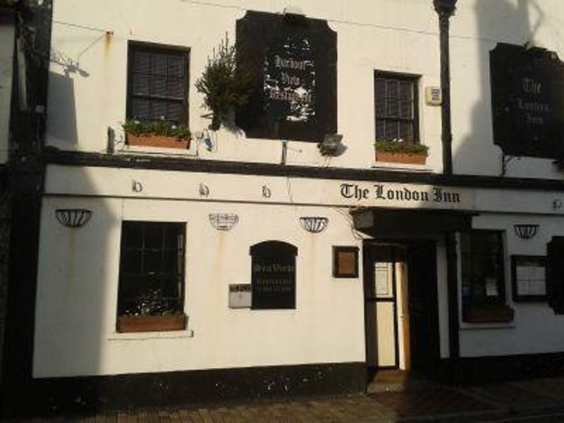 Pebbles Tavern, Watchet - CAMRA - The Campaign for Real Ale
